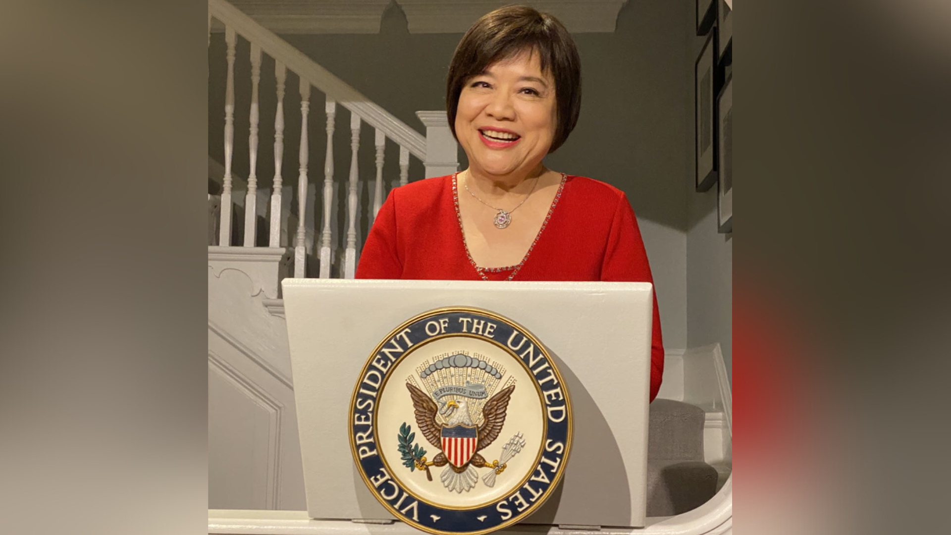 美国副总统哈里斯在其官邸与全美亚裔总商会会长董继玲共庆农历新年